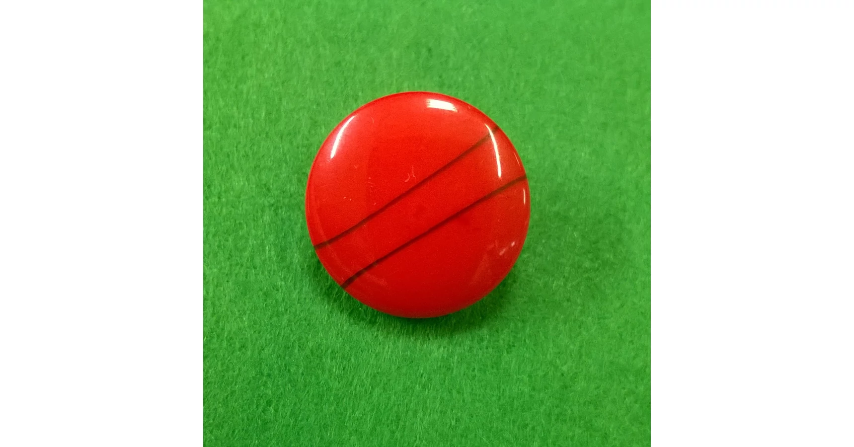 Műanyag gomb – Polli piros színben, 32-es